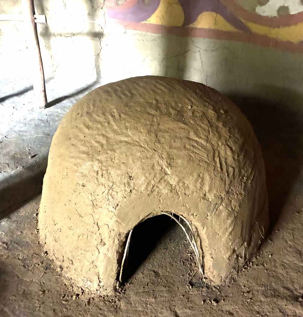 How to make an Iron Age oven | 'Hands on Heritage' in the Avalon Marshes